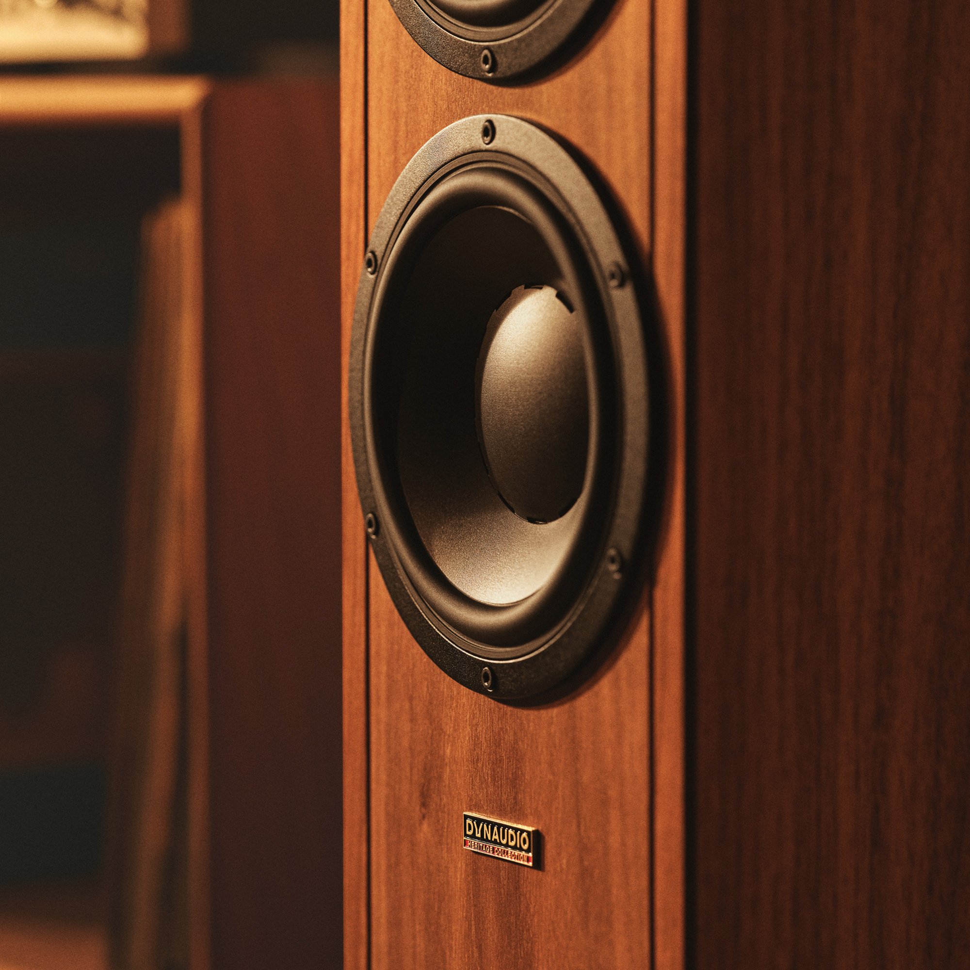 Dynaudio Contour Legacy | Floorstand | Modern. Classic.