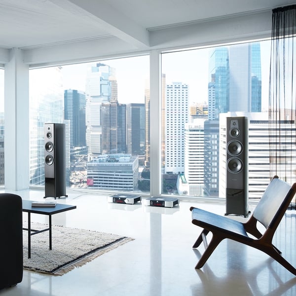 Contour 60 │ Floorstand │ The big one: commanding, clear-cut, absolute